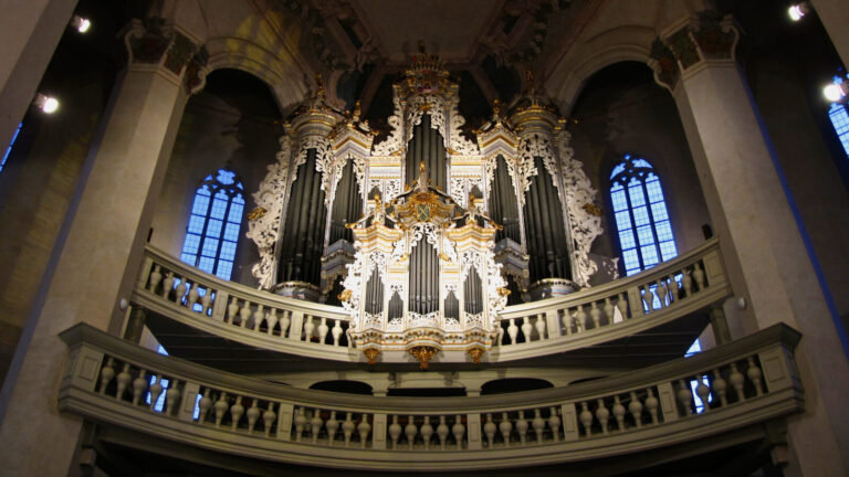The 4 Most Impressive Organs in the World