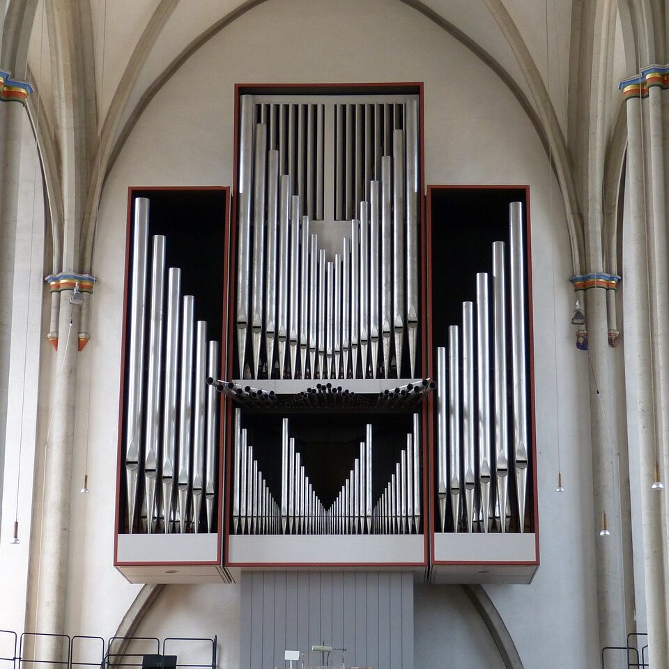 Why Churches Need Good Pipe Organs - Viscount North America